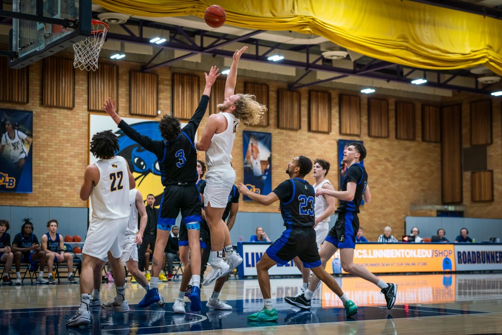 LBCC Sports – Men’s Basketball Wins Thriller vs. Lane; Volleyball Team ...